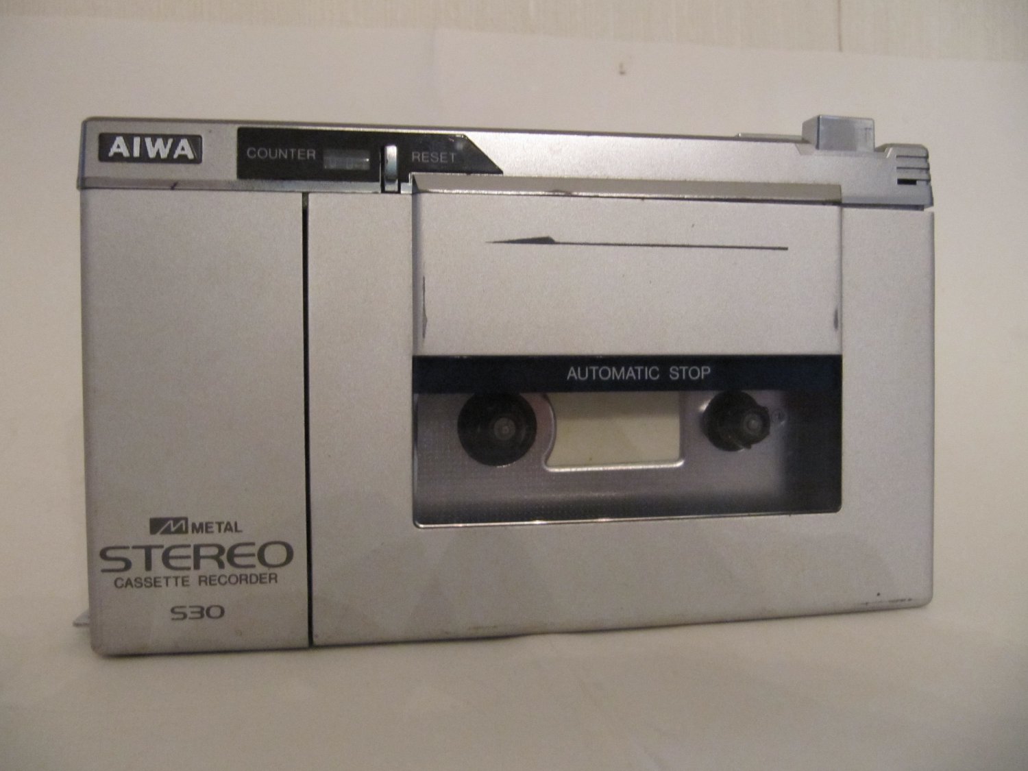 FOR PARTS OR REPAIR Vintage Aiwa Metal Stereo Cassette Recorder TP-S30 Portable Tape Player