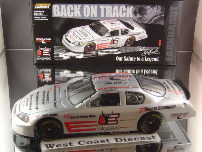 1/24 Dale Earnhardt Sr Back on Track Hall Of Fame 2006