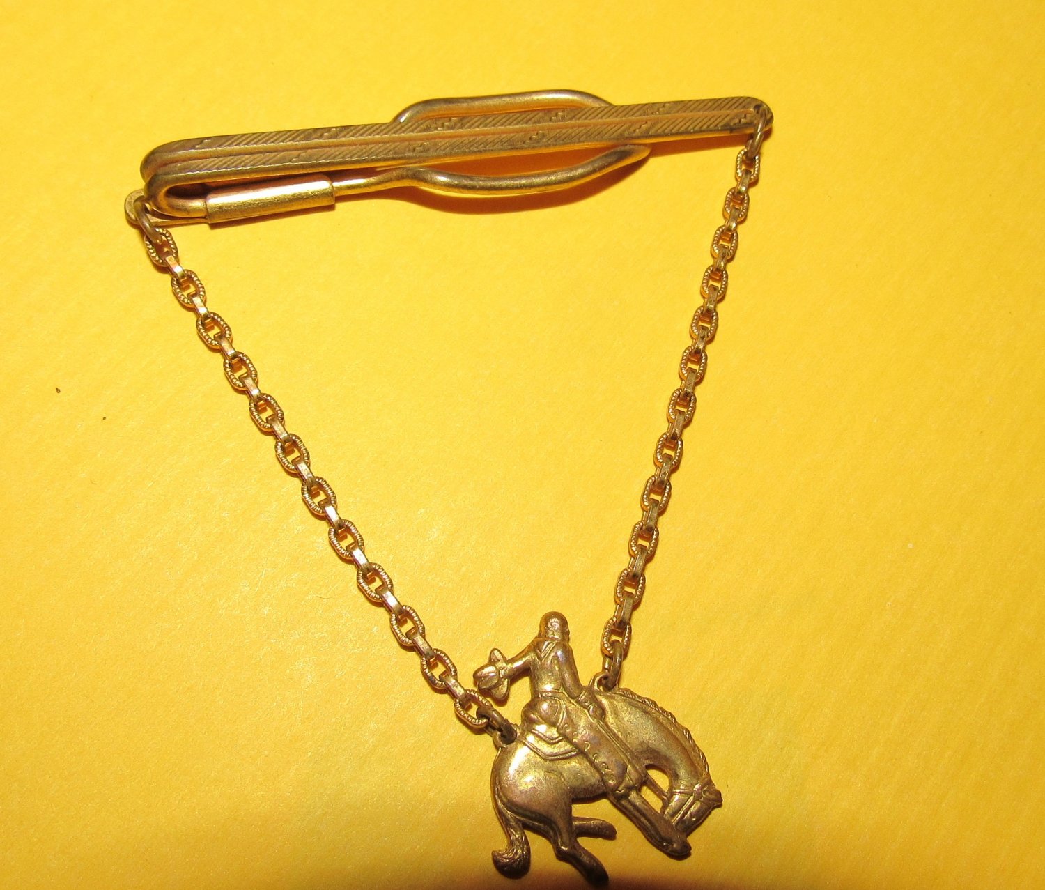 Signed Hickok Vintage Hanging Chain Tie Bar Rodeo Chain Bronco 1950's