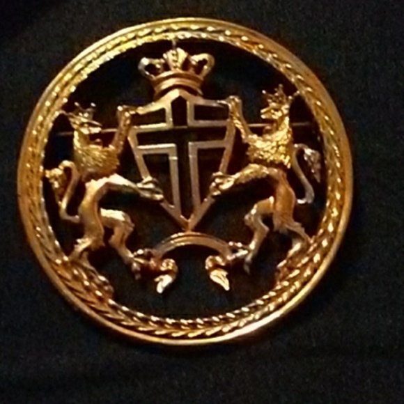 heraldic shield pin Coat of Arms Brooch Free Shipping