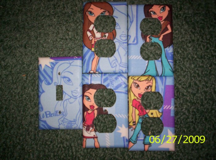 Lil Bratz on blue outlet & light switch cover plates, set of 5, new