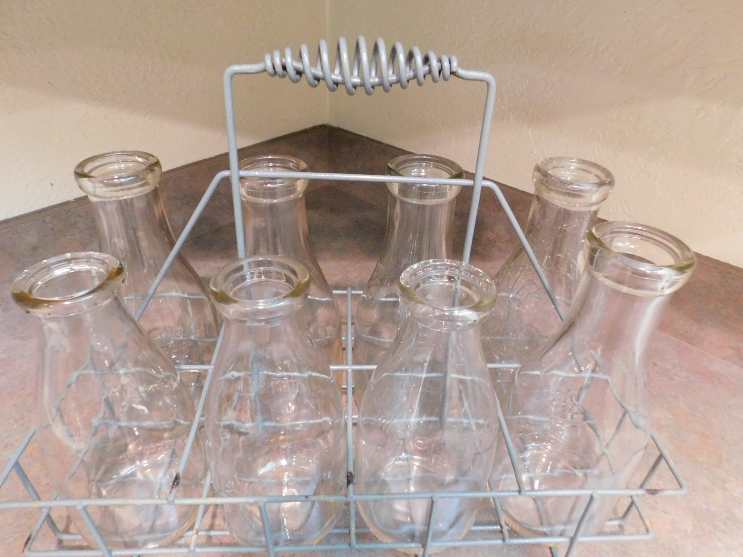 ANTIQUE VINTAGE DAIRY MILK FARM BOTTLE CARRIER HOLDER WIRE RACK & EIGHT ...