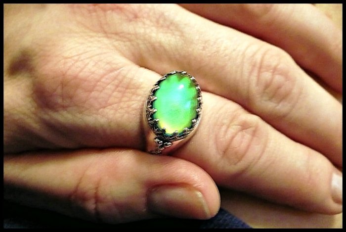 Color Changing Sterling Silver Mood Ring Unusual Prong Design color-changing-sterling-silver-mood-ring-unusual-prong-design