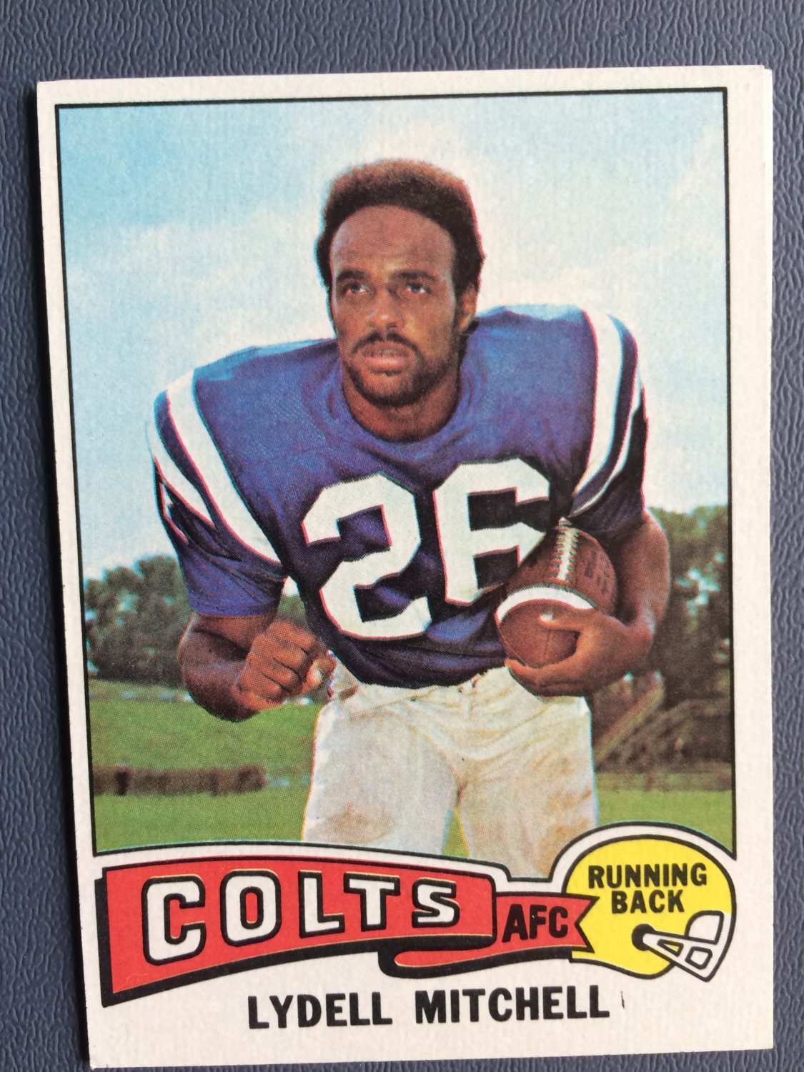 1975 Topps Football Card #170 Lydell Mitchell 1975 Topps Football Card #170 Lydell Mitchell