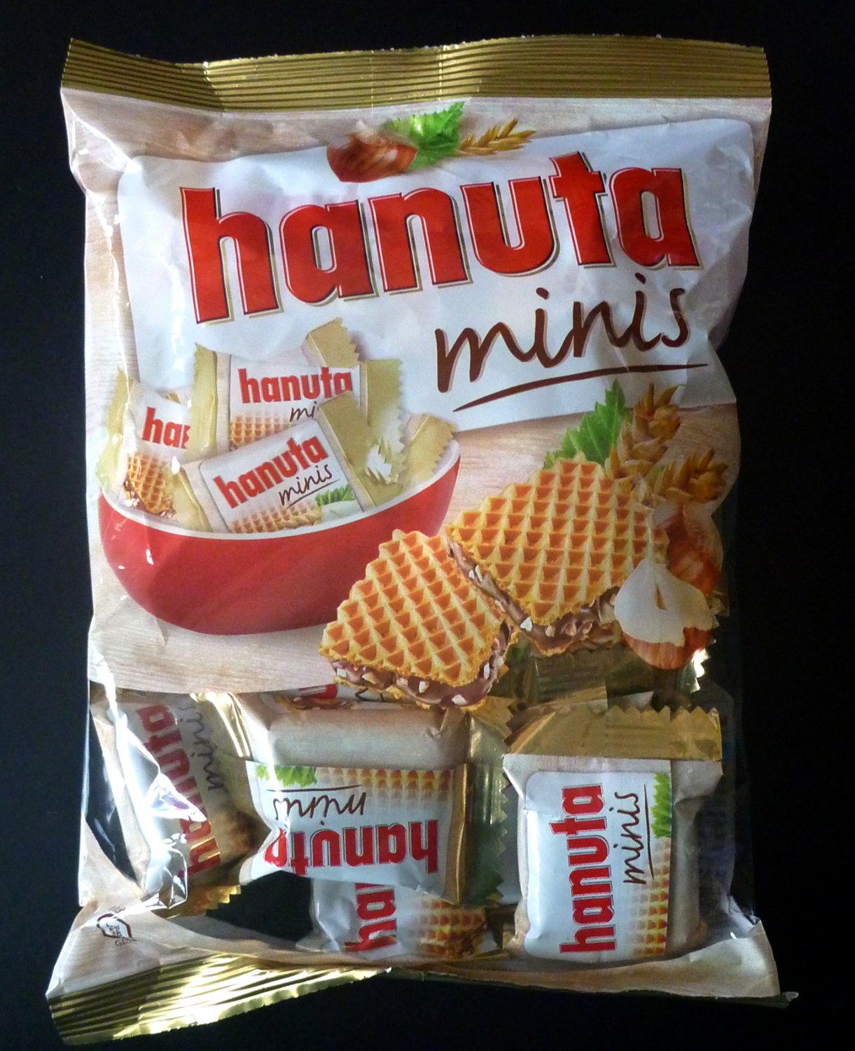 Ferrero Hanuta Minis Wafer with Hazelnut cream snack pack Chocolate ...