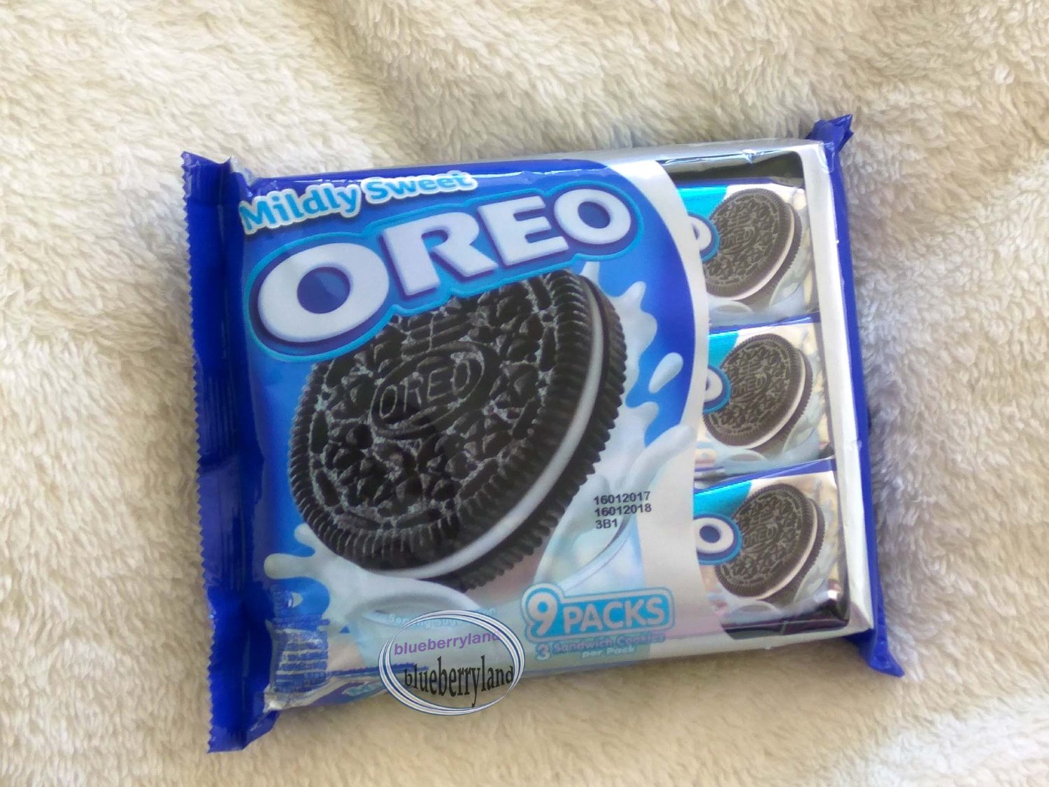 Oreo Mildly Sweet Sandwich cookie Biscuit packs cookies snacks sweets