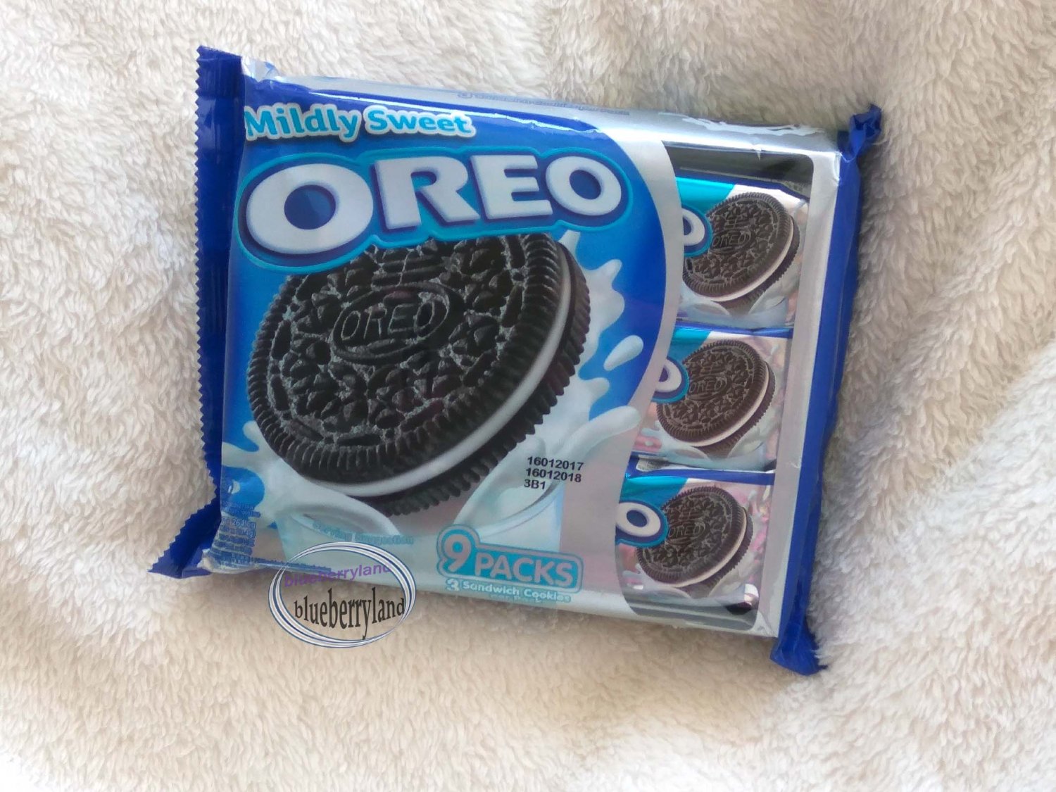 Oreo Mildly Sweet Sandwich cookie Biscuit packs cookies snacks sweets