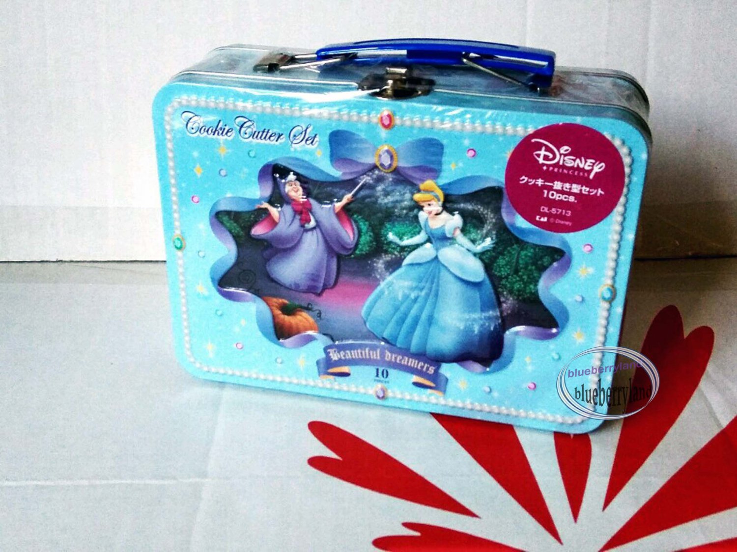 Disney Princess Cookie / Biscuit cutter mold with Metal Hand Carry case ...