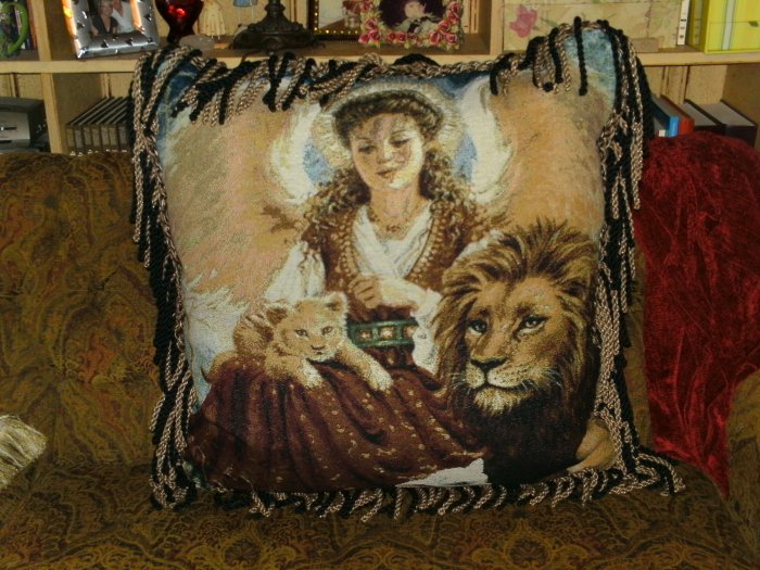 Angel Lion Lamb/ Dona Gelsinger Tapestry PICTURE Handmade Pillow X-Large