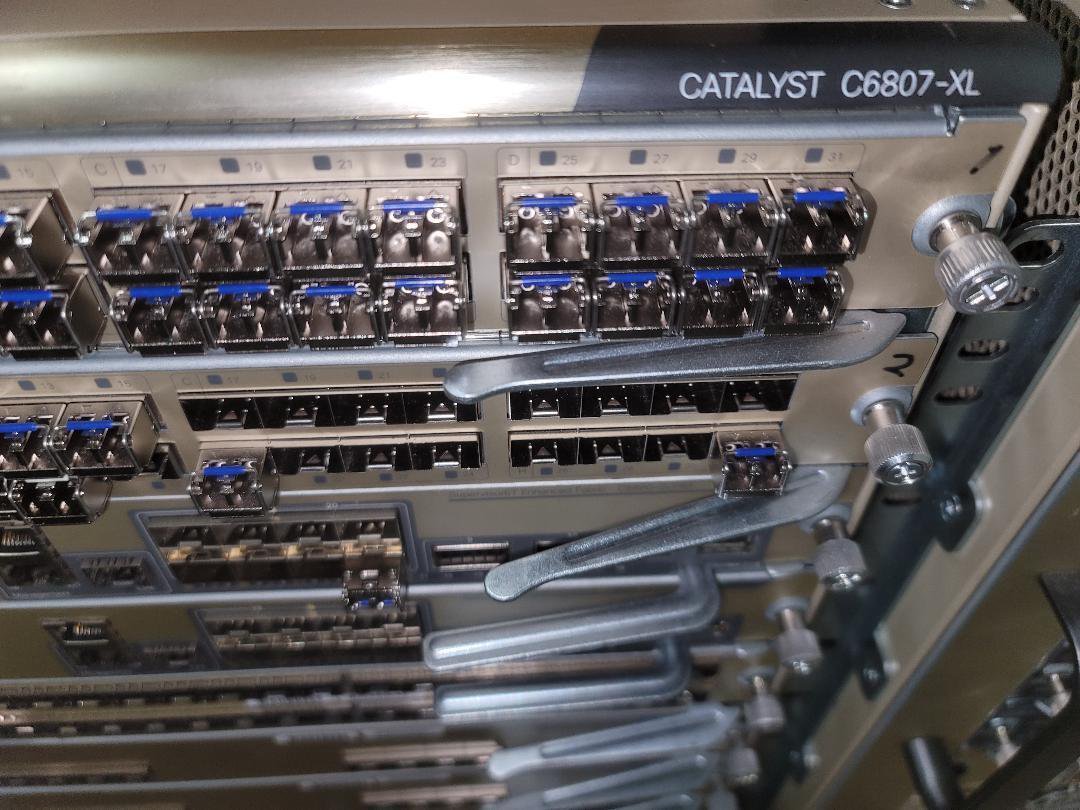 CISCO CATALYST C6807-XL CATALYST SWITCH LOADED WITH MODULES (READ)