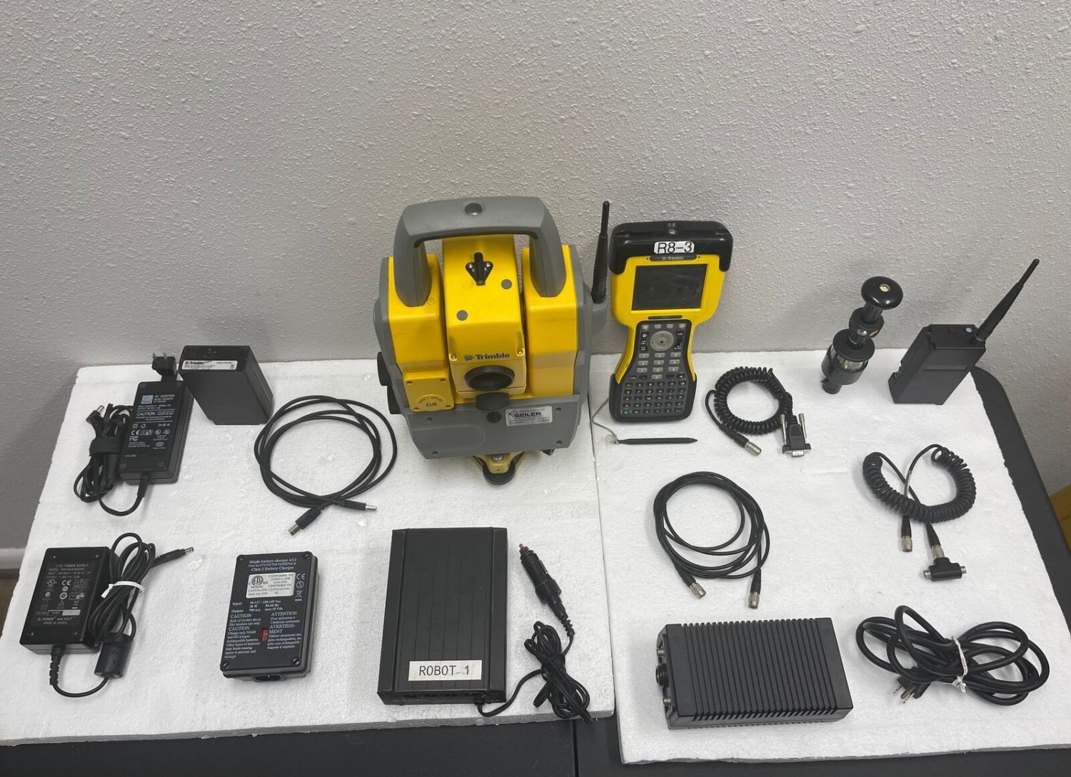 Trimble 5603 DR200+ Robotic Station & Trimble TSC2 Field Controller ...