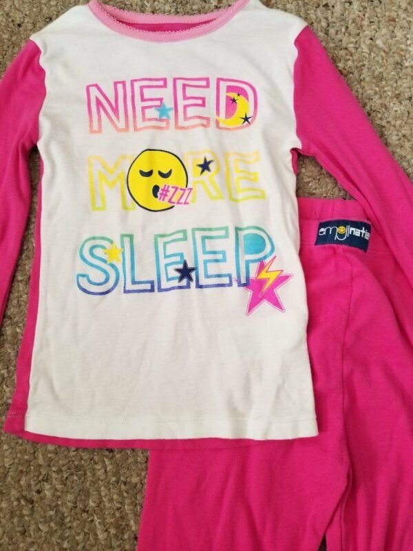 EMOJIMATION Pink Emoji Need More Sleep Long Sleeve Cotton Pajamas Girls ...