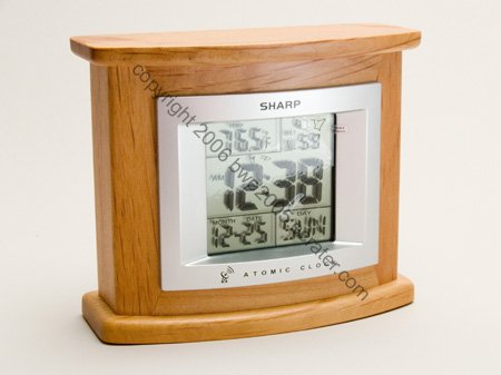 Sharp Atomic Desk Clock in Natural Wood Sharp Accurate Timekeeping NIB