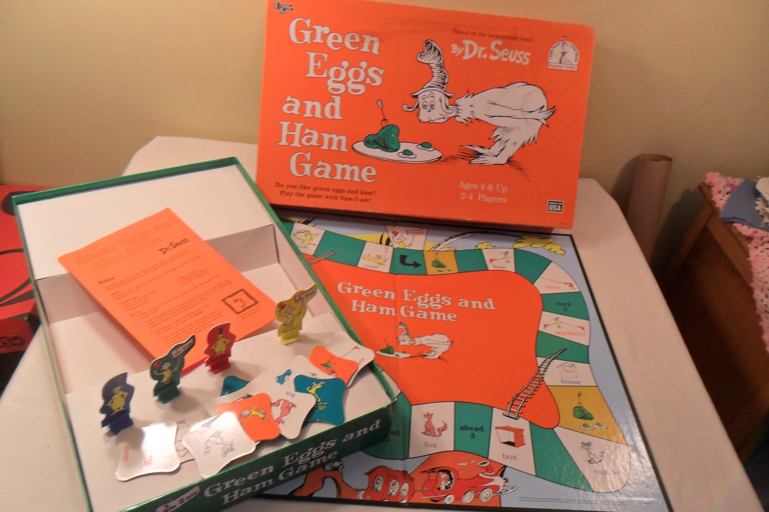 1996 Dr Seuss Green Eggs and Ham Board Game complete
