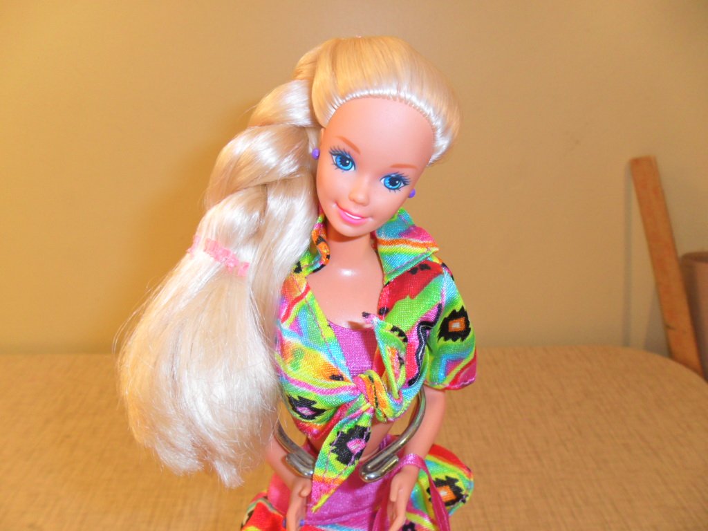 Rare 1976 Kool-Aid Barbie Doll with extra outfit and accessories
