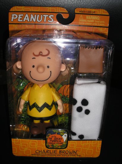 PEANUTS "IT'S THE GREAT PUMPKIN CHARLIE BROWN" COMPLETE ACTION FIGURE ...