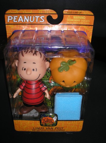 PEANUTS "IT'S THE GREAT PUMPKIN CHARLIE BROWN" COMPLETE ACTION FIGURE ...