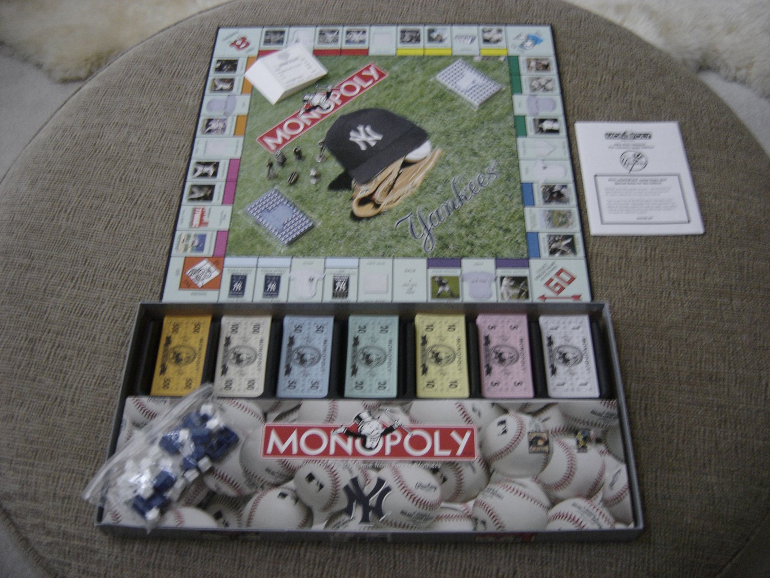MONOPOLY: NEW YORK YANKEES - THE CENTURY'S TEAM EDITION with ...