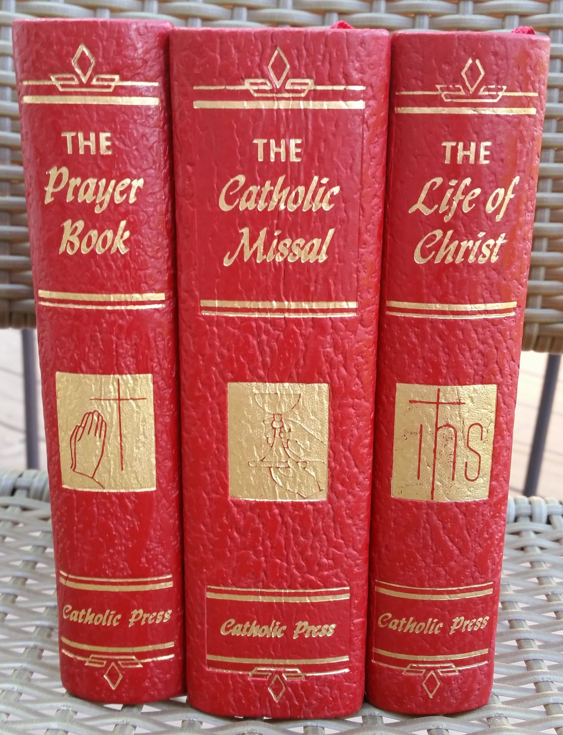 THE CATHOLIC PRESS-LIBRARY OF CATHOLIC DEVOTION SET-CATHOLIC MISSAL ...