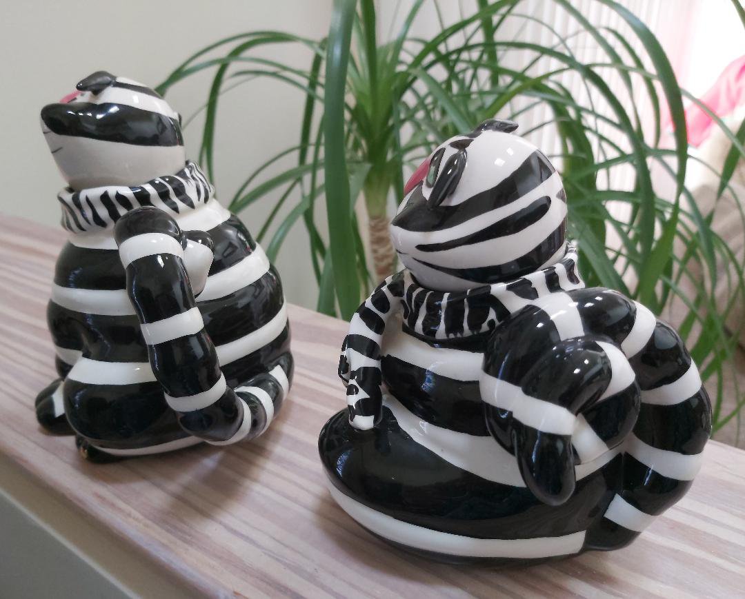 SWAK Clancy the Cat Sugar and Creamer Set signed Lynda Corneille - 2002!