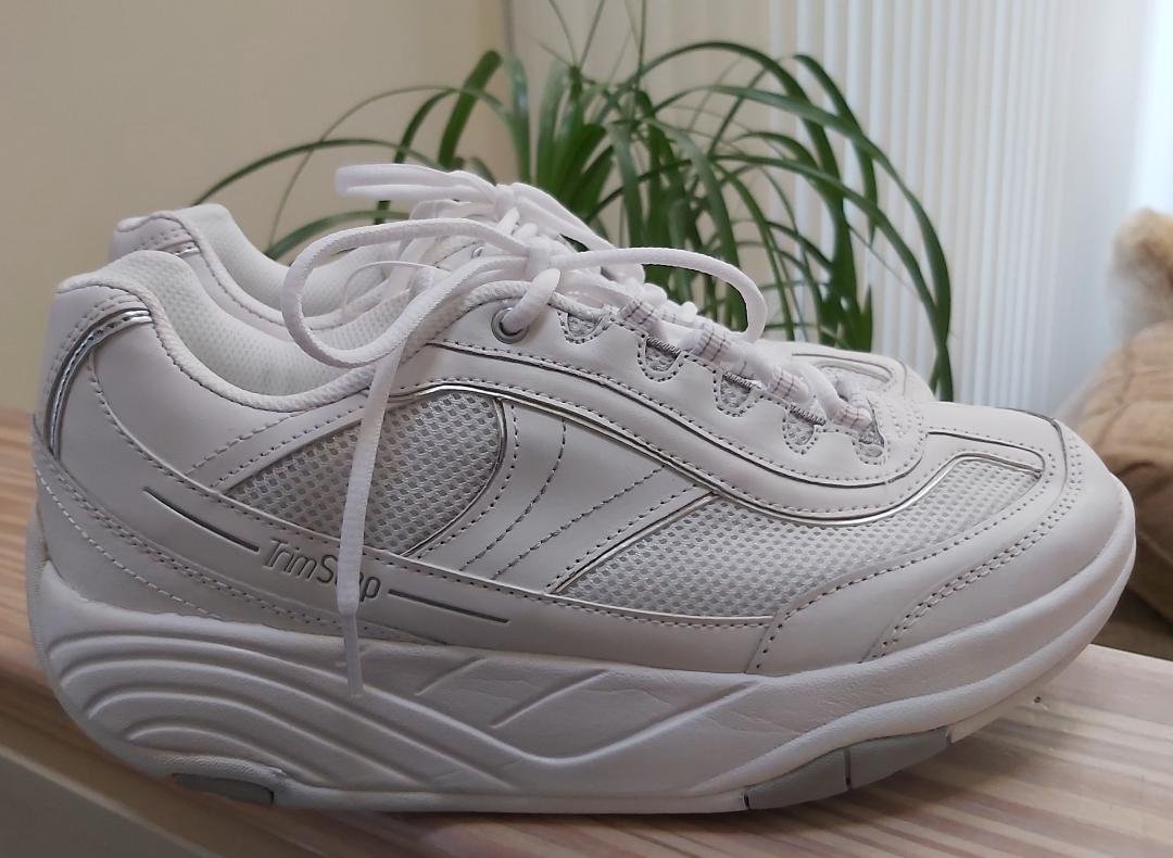 Trim Step Walk It Off Womens Rylin White Walking Toning Sneakers Shoes ...
