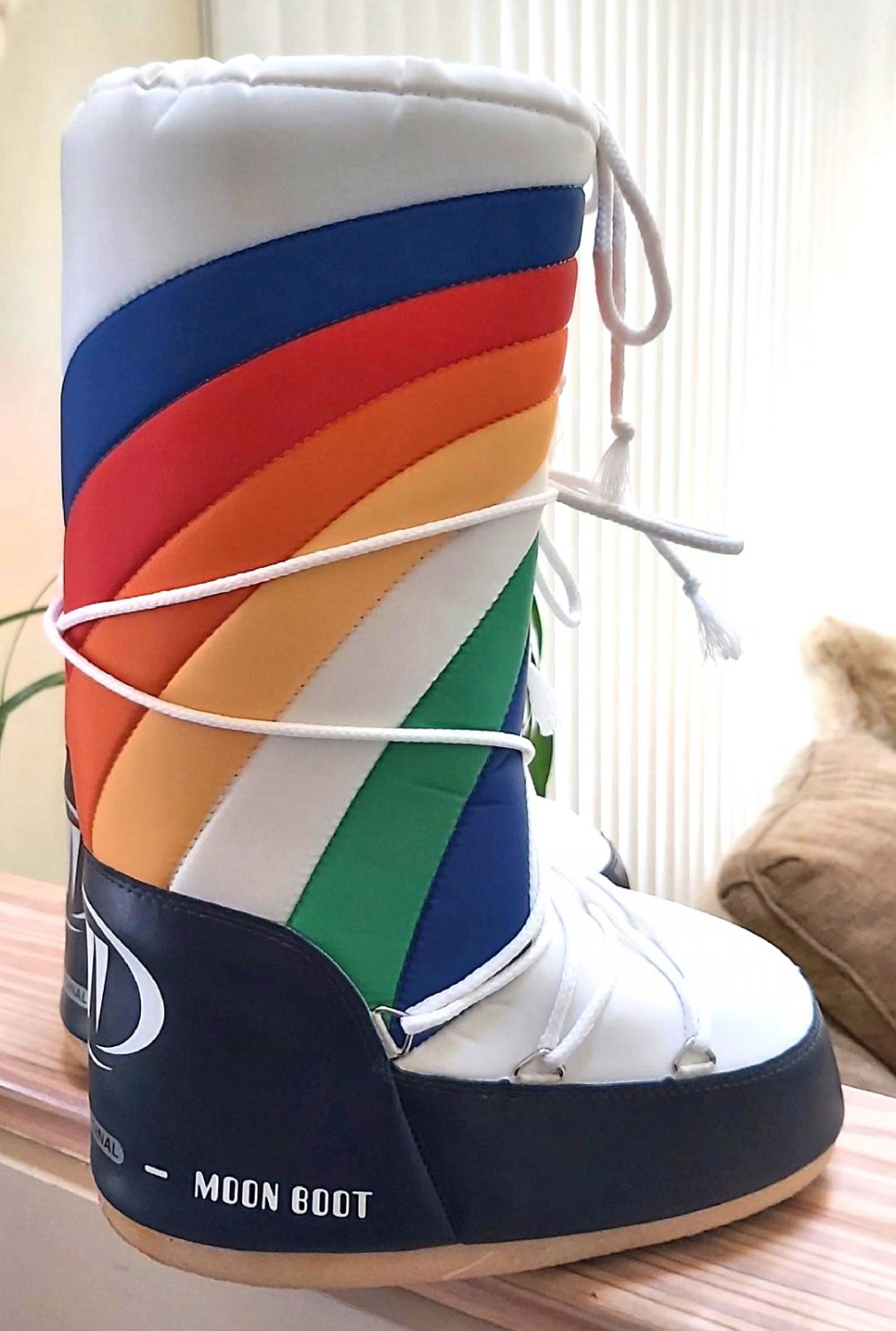 Tecnica Moon Boot Icon Rainbow Lace-Up Snow Boots - Size 7/8.5 - New!