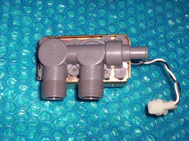Maytag Neptune Washer Mdl MAH3000AWW Water Valve - 22002294 stk#(1559)
