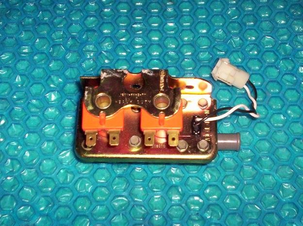 Maytag Neptune Washer Mdl MAH3000AWW Water Valve - 22002294 stk#(1559)