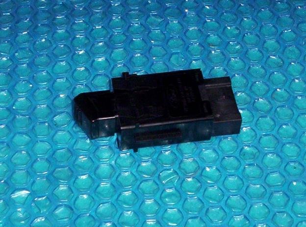 Ford Rear Defrost switch E90B-19A328-AB stk#(2718)