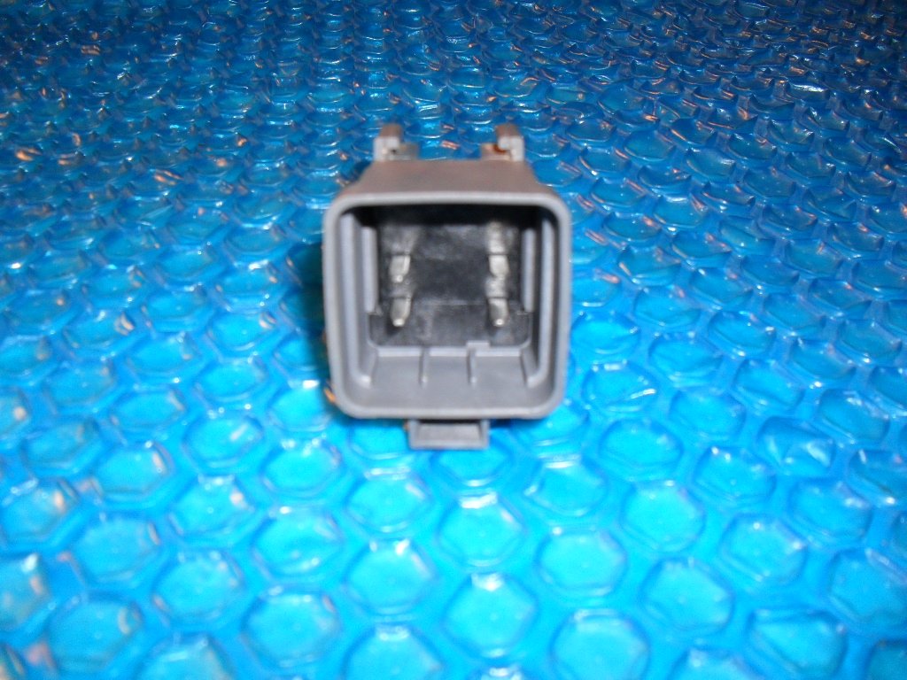 OMRON 12v Relay KC30 D 6240 stk#(3085A) A17,b8