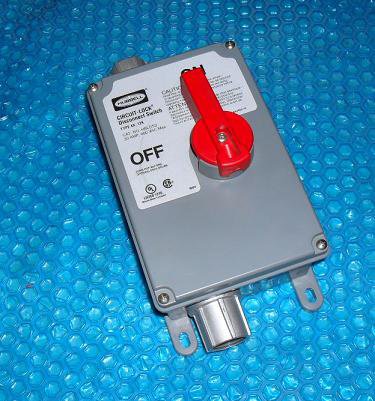 HUBBELL HBLDS3 DISCONNECT SWITCH stk#(3221)
