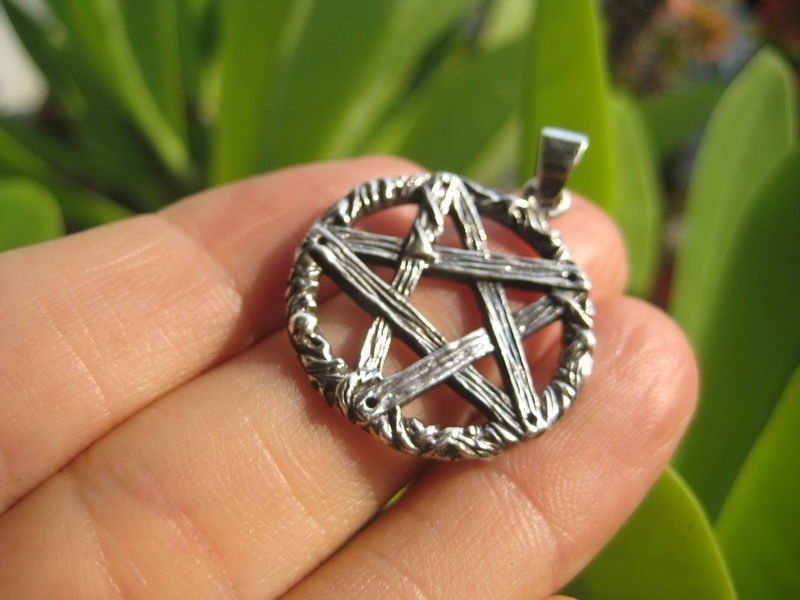 925 sterling silver wicca inverted pentagram pendant necklace A10