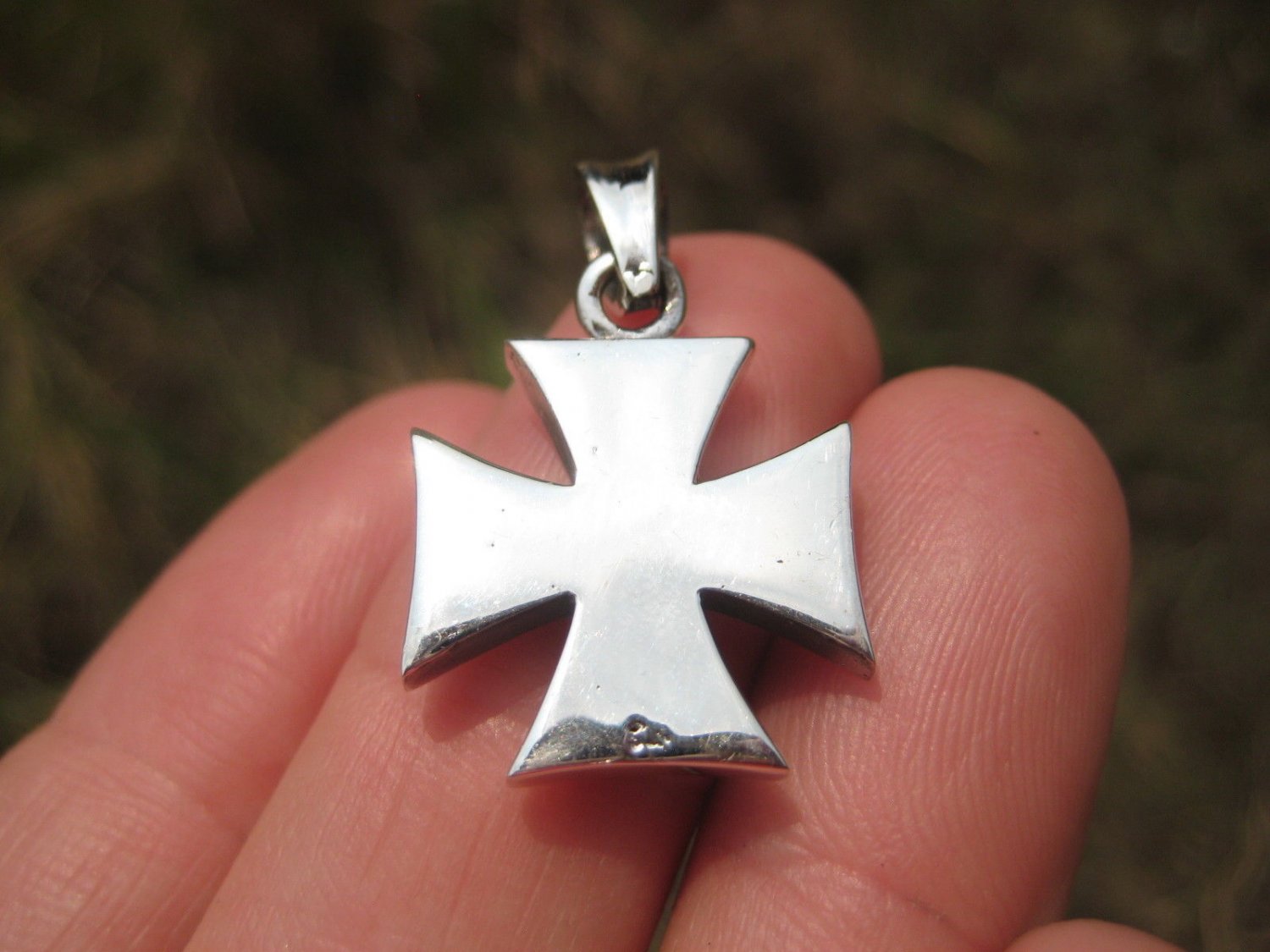 925 Silver Iron Cross Symbol of Bravery Pendant necklace A22