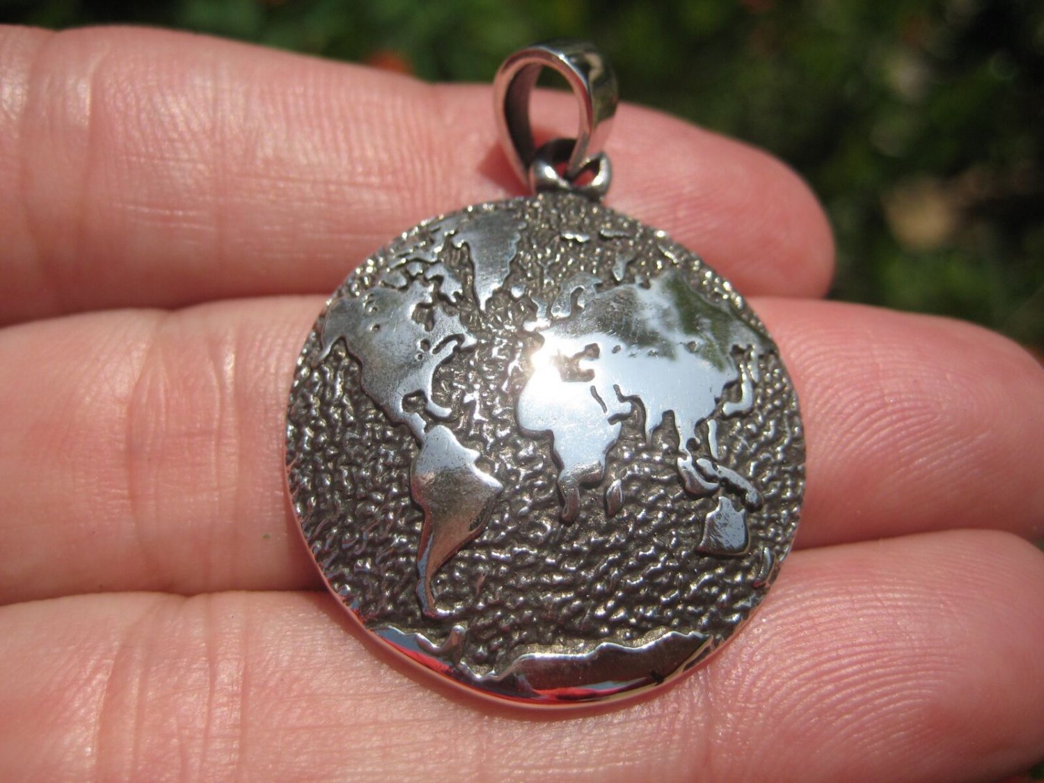 925 Silver World Map Globe Pendant Necklace A46