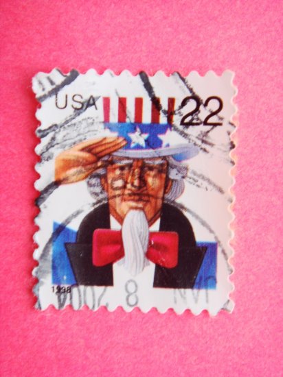 United States 22 cent Postage Stamp with Uncle Sam saluting on it 1998