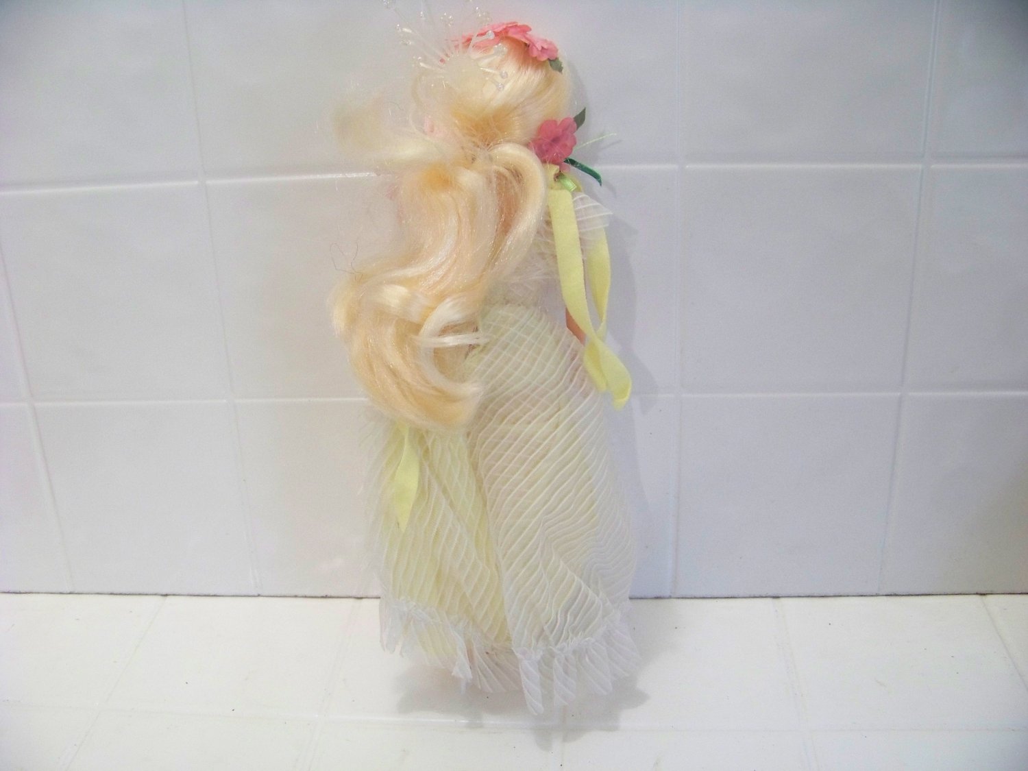 vintage Creata Flower Princess Doll 1982 toy yellow dress very pretty