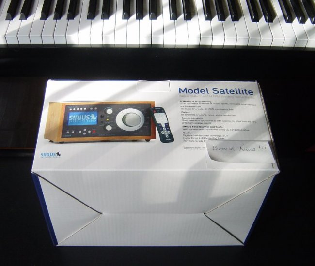 New Tivoli AM FM Model SATELLITE SIRIUS Receiver Table Radio