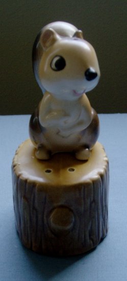 Stackable Shakers-Squirrel and Stump