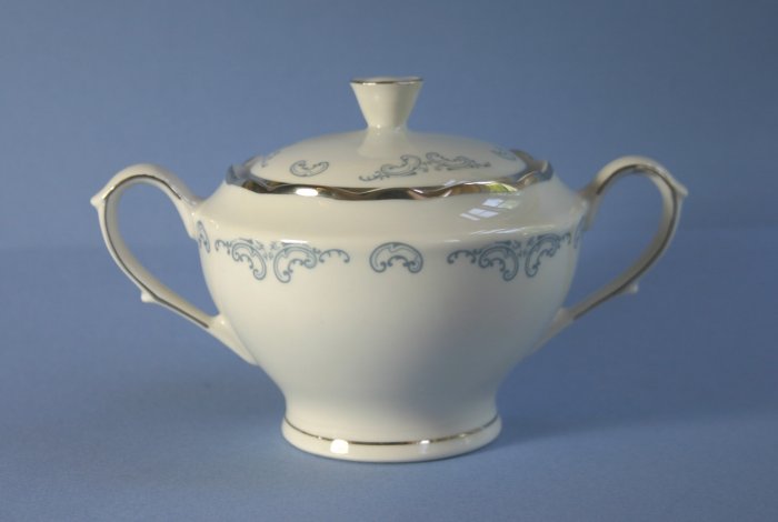 Cmielow (Poland) Princess Sugar Bowl & Lid