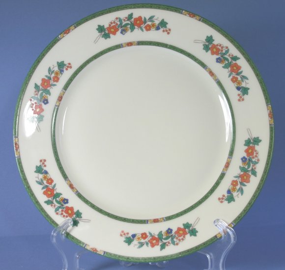 Royal Ivory (Czech, Germany) 2364 Dinner Plate