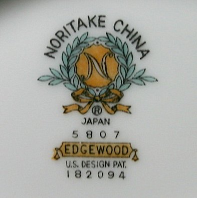 Noritake Edgewood Gravy Boat with Attached Underplate