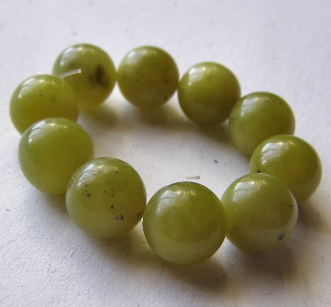 10 Olive Jade 11.5mm Round Beads