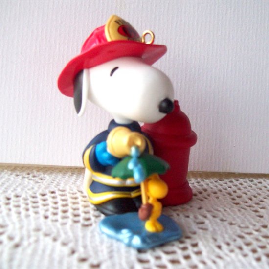 Hallmark Spotlight on Snoopy 2009 Firefighter #12 Peanuts