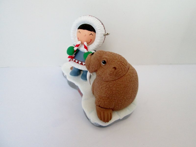 2011 Frosty Friends #32 in series Hallmark Walrus Eskimo Christmas Ornament
