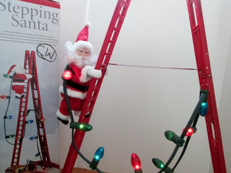 Mr Christmas Stepping Santa Lighted Musical Ladder and Sleigh