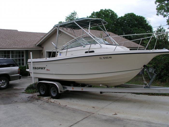 2002 Trophy Pro 2052 W/A Cuddy Fishing Boat