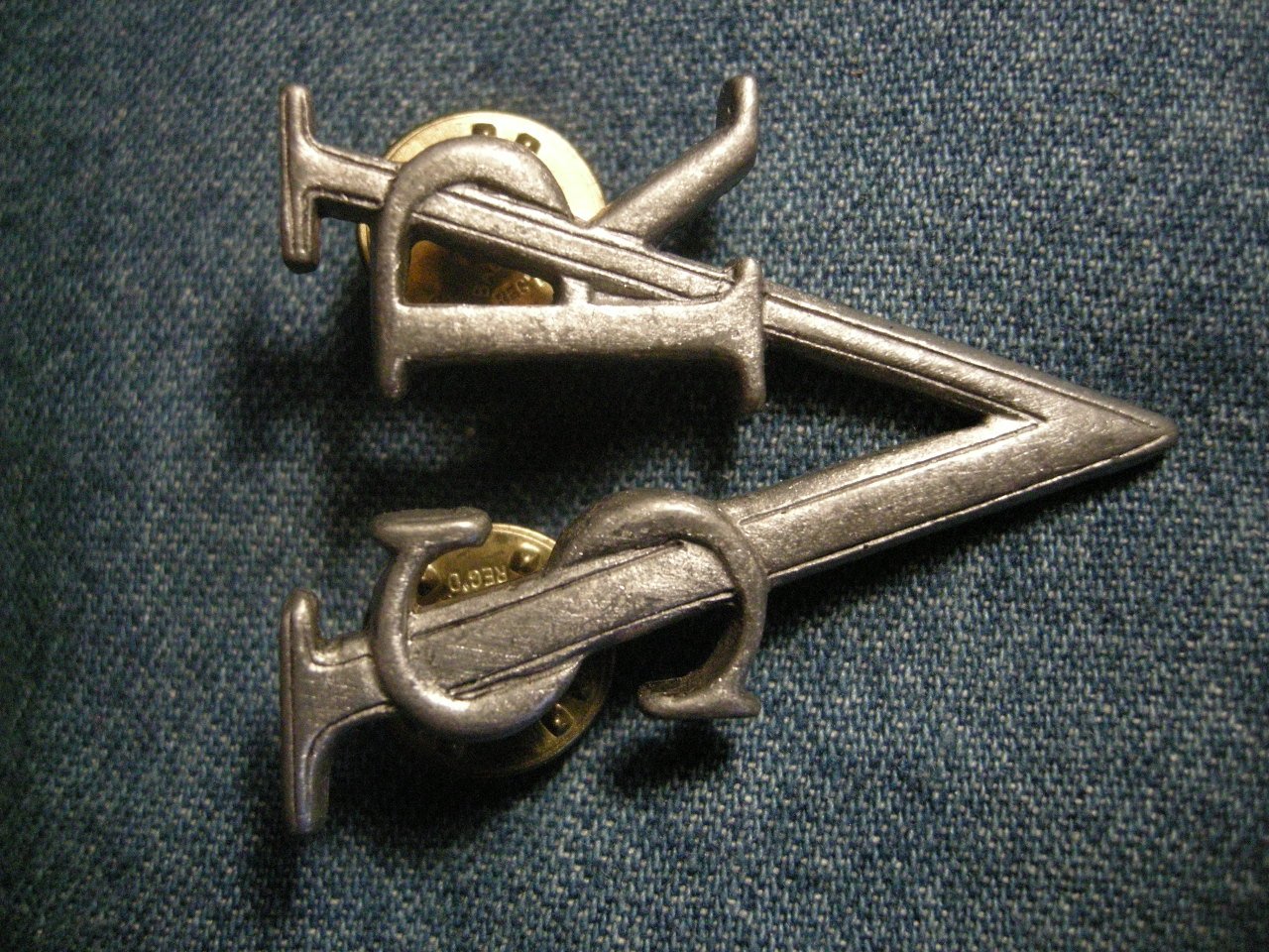 STEVIE RAY VAUGHAN METAL PIN badge srv logo VINTAGE