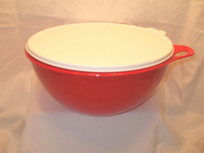 Tupperware Thatsa Bowl NEW HUGE 32 Cup BOWL
