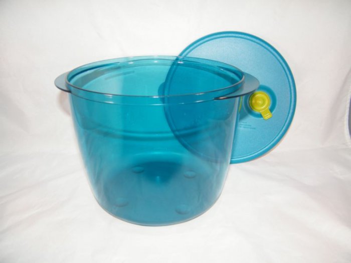 Tupperware Vent N Serve Round Mega Deep Blue