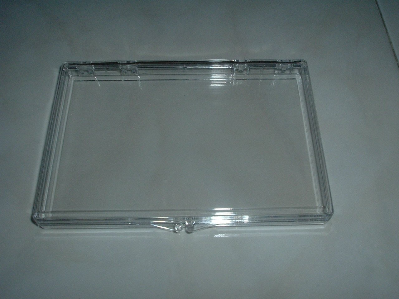 One New 4.25" x 6.25" Clear Plastic Hinged Snap-Lock Case